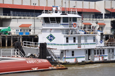 Video: Kirby 185-01 tank barge launching | WorkBoat